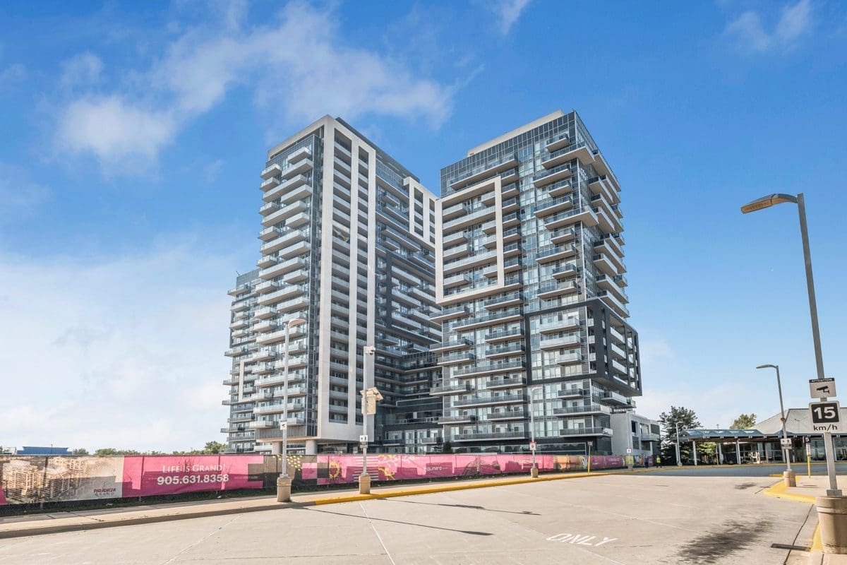 1005-2093 Fairview Street | Woolcott Real Estate