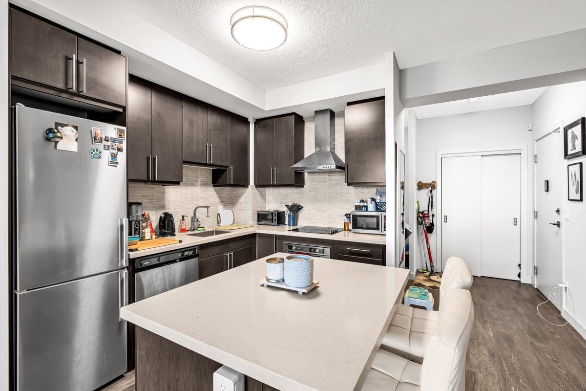 1005-2093 Fairview Street | Woolcott Real Estate