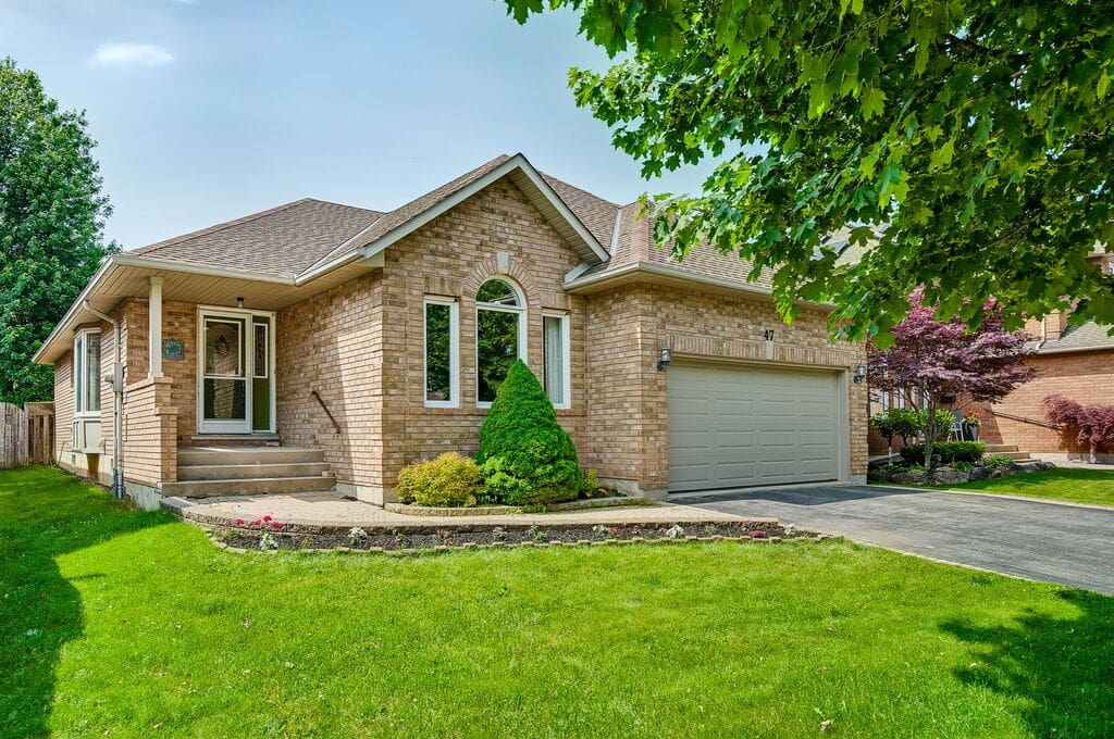 47 Longyear Drive | Woolcott Real Estate